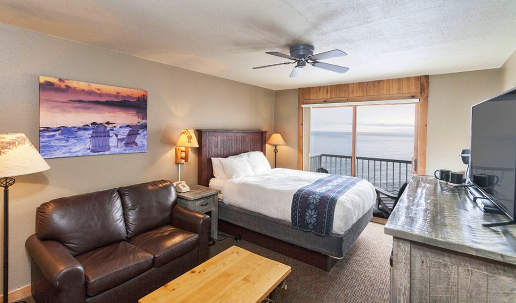 Lake Superior Lodging Options at Cove Point Lodge