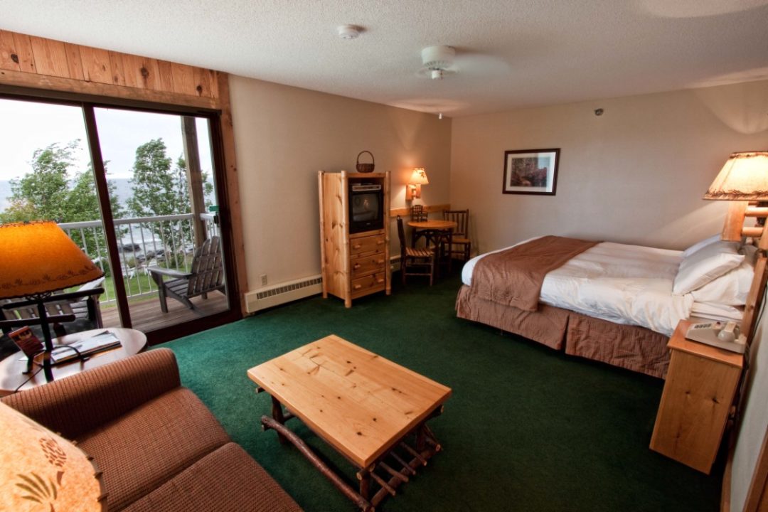 Lake Superior Lodging Options at Cove Point Lodge