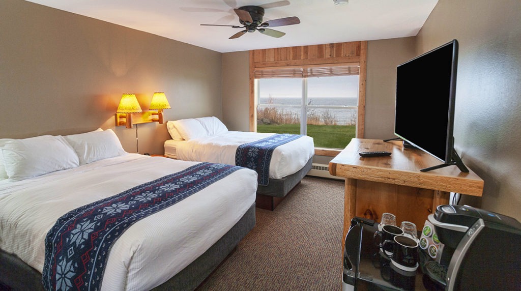Lake Superior Lodging Options at Cove Point Lodge