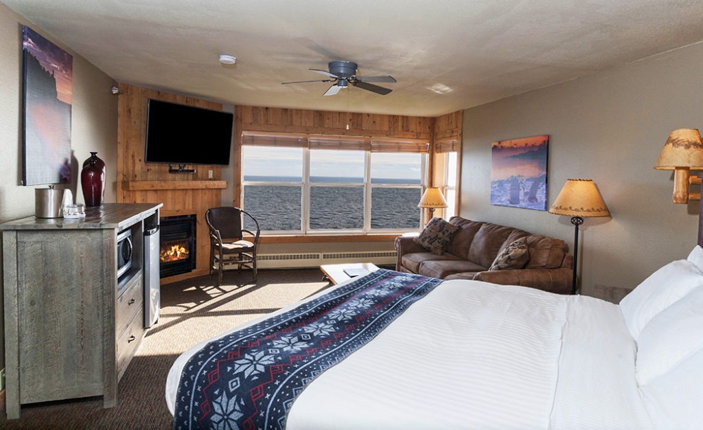 Lake Superior Lodging Options at Cove Point Lodge