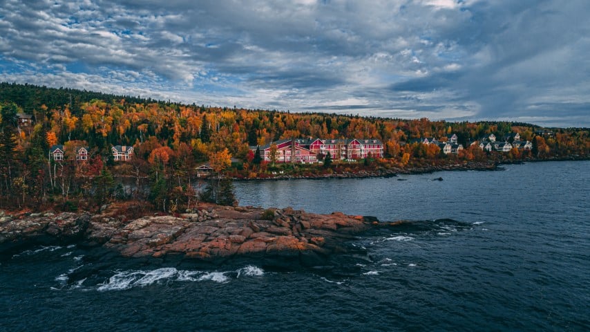 Award Winning North Shore MN Lodging - Cove Point Lodge